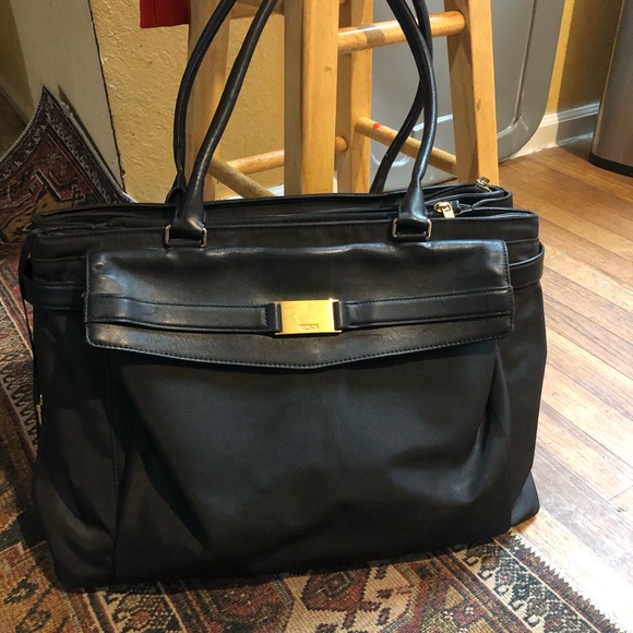 Tumi | Bags | Tumi Larkin Hayward Triple Compartment Laptop Brief Black ...